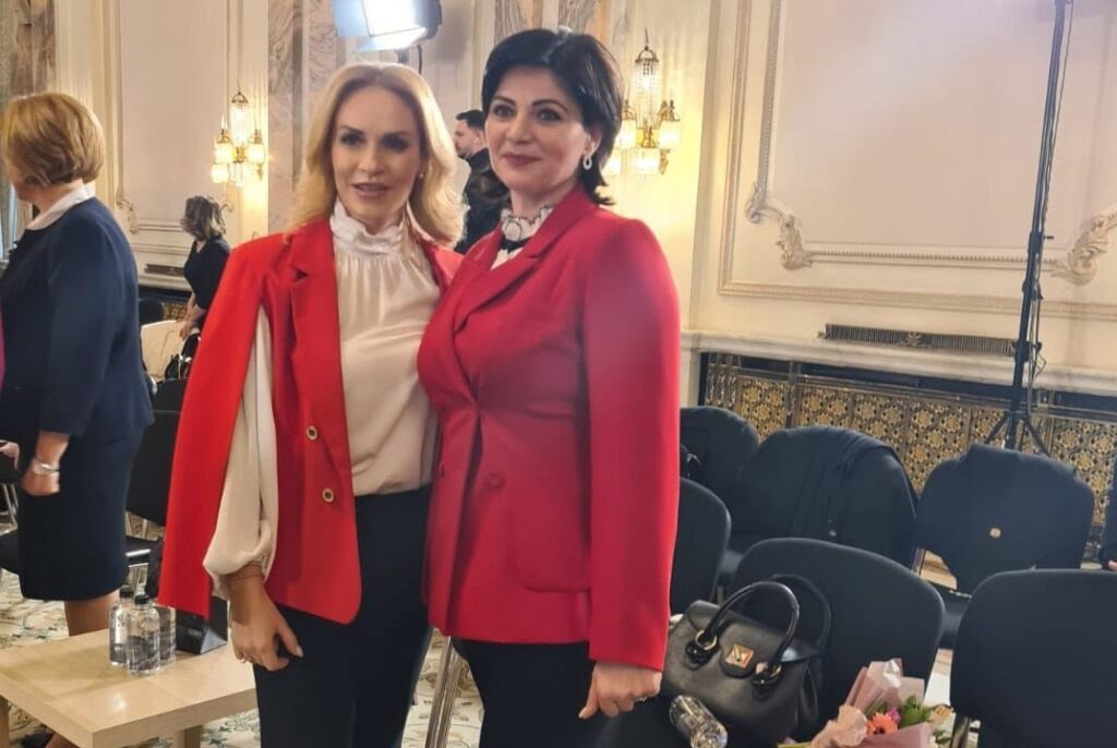 Președinta Organizației de Femei a PSD Suceava, Larisa Blanari, alături ...