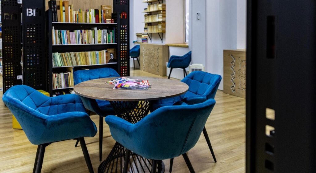 Biblioteca Municipală Cîmpulung Moldovenesc urmează să fie botezată ...